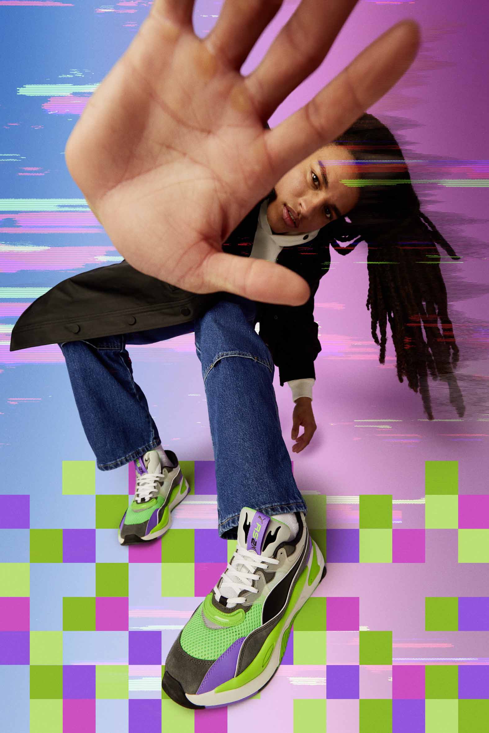 RS-2K Internet Exploring design blends early 2000s influence with a ...