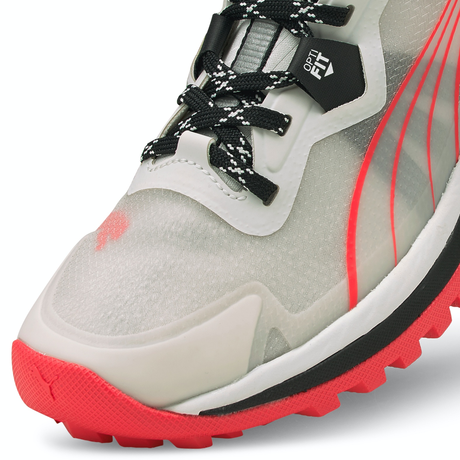 Effortless trail running in the PUMA Voyage NITRO - Splash PR