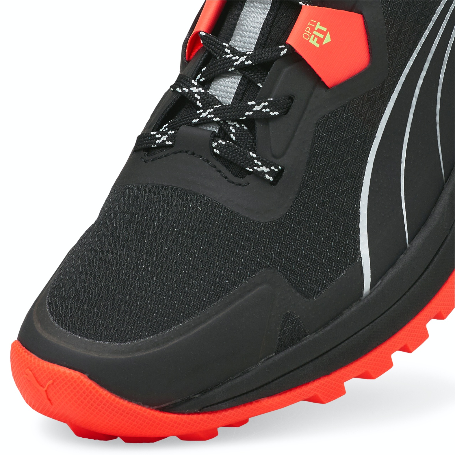 Effortless trail running in the PUMA Voyage NITRO - Splash PR