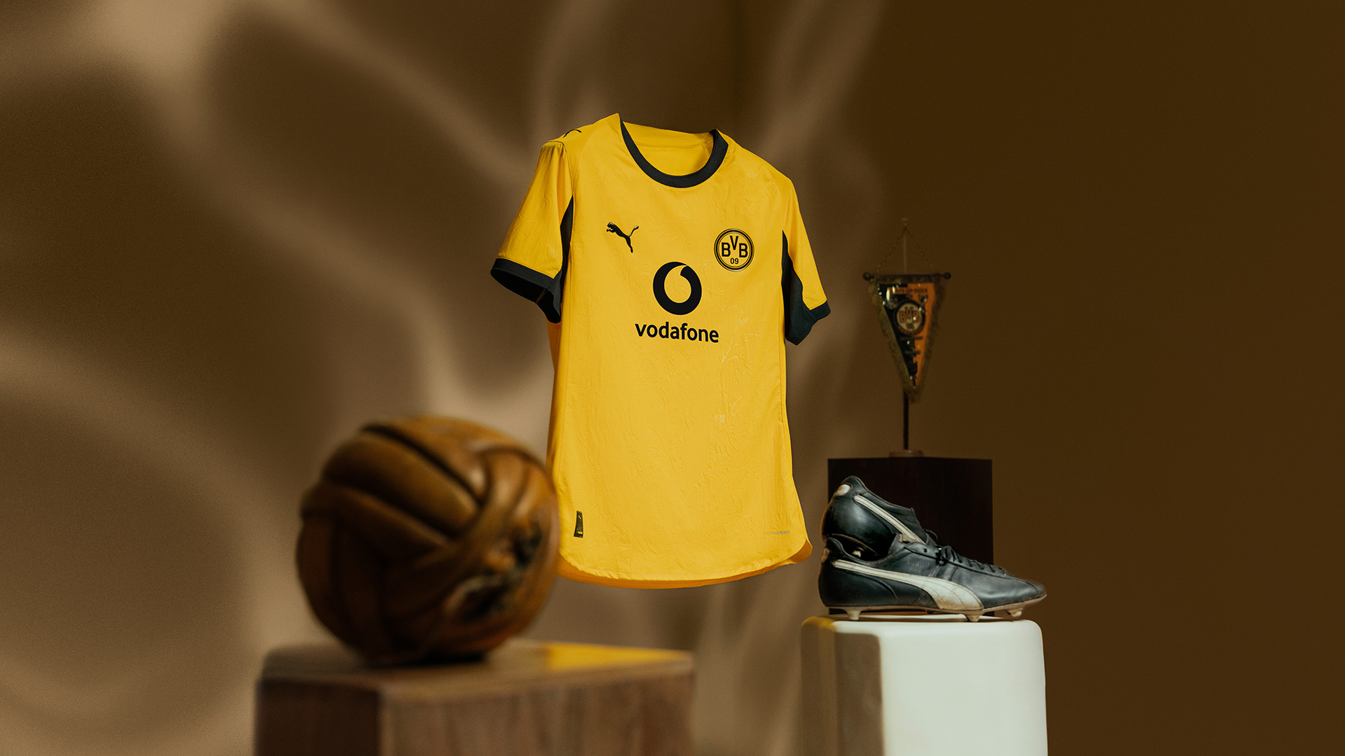 The loudest colours in football: BVB Cup Kit - Splash PR